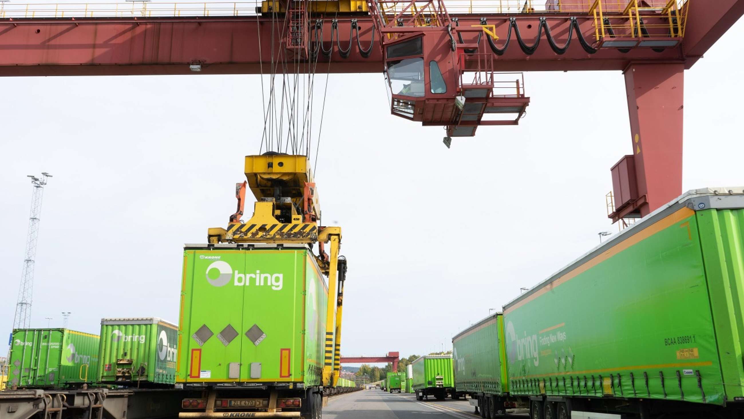 Intermodal rail and road transport - bring.com